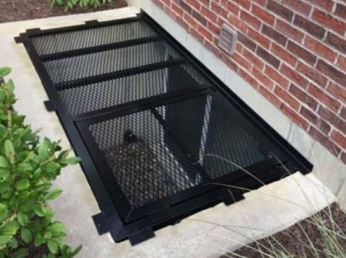 Steel Window Well Grates | Transparent Rigid high-grade polycarbonate